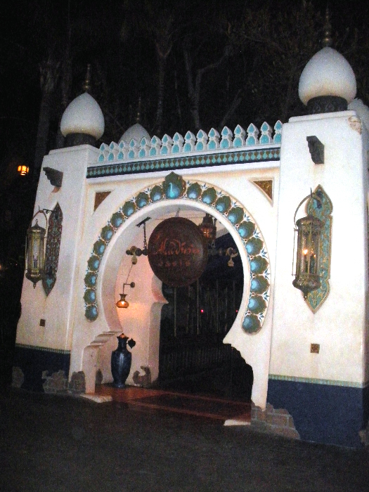 USA Picture Information: Aladdins Oasis in Adventureland at Disneyland ...