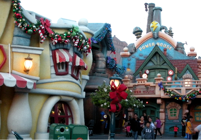 USA Picture Information: Roger Rabbits Car Toon Spin in Toontown at ...