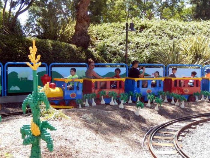 USA Picture Information: Legoland Express Ride of Fun Town at Legoland ...